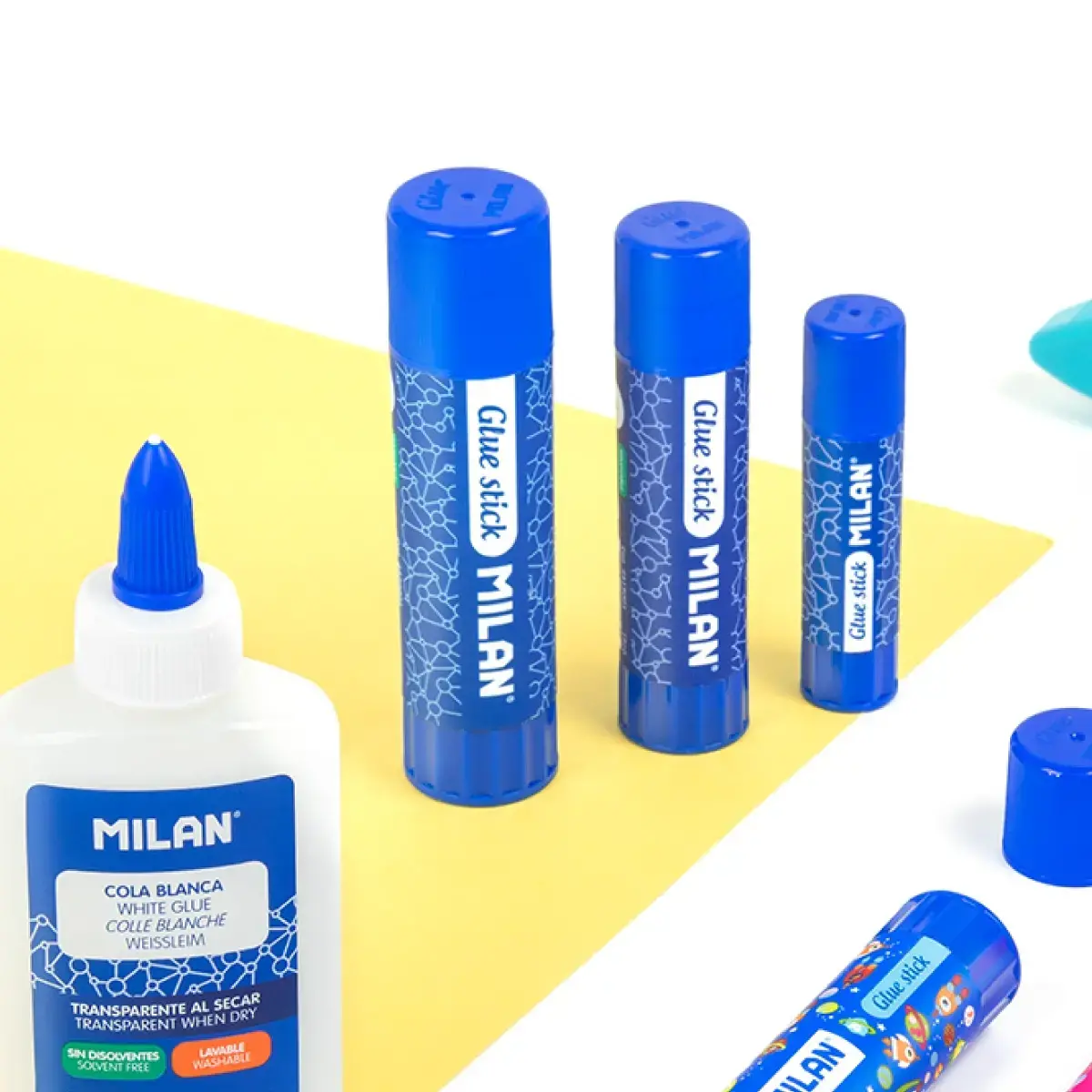 Boîte présentoir 12 bâtons de colle 21 g